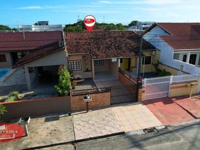Residência Mobiliada com 03 Quartos