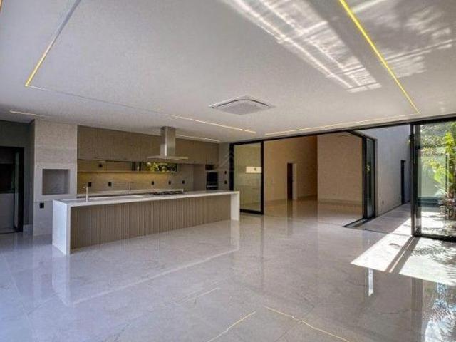 Residência Moderna no Condomínio Damha V – Alto Padrão