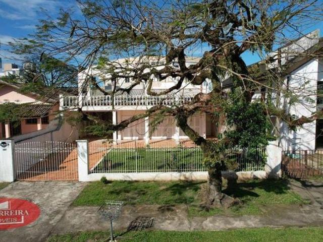 Residência na Praia Central