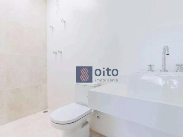 Residência no Alto da Boa Vista. Com 424,76 m² de área construída, este imóvel oferece ambientes amp