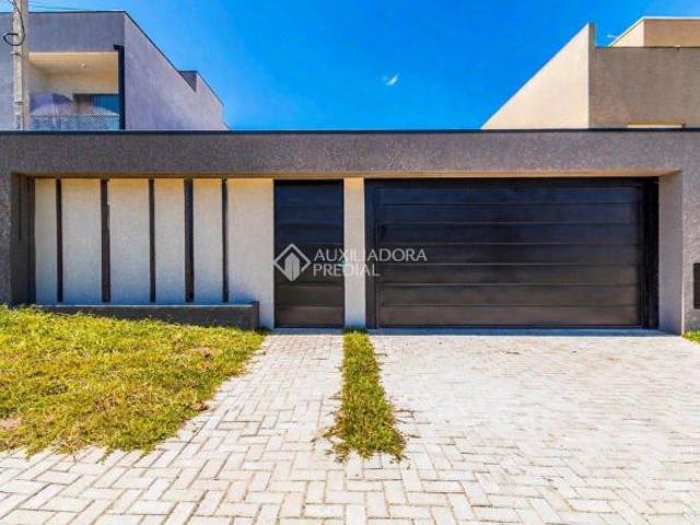 Residencia nova de 3 suítes com piscina no Boquereirão