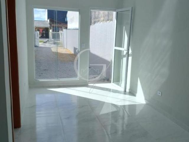 RESIDÊNCIA NOVA EM PADRÃO MODERNO NO BALNEÁRIO MONÇÕES!