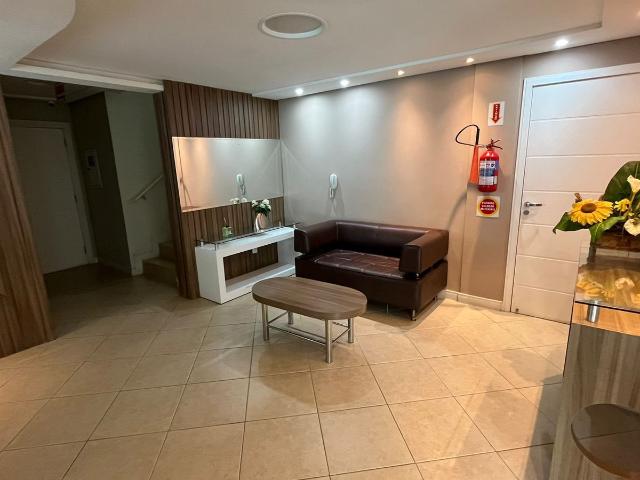 Residência à Beira do Mar: Apartamento com Vista Deslumbrante e Conforto Excepci