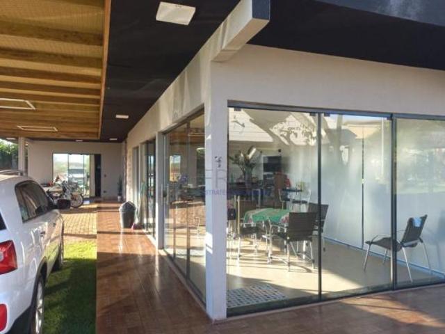 RESIDÊNCIA A VENDA NO CONDOMÍNIO GOLF VILLE