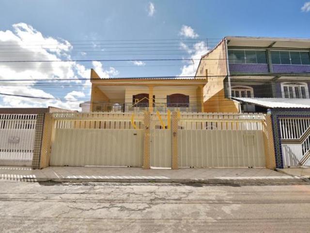 Residência à Venda na QE 32 do Guará II