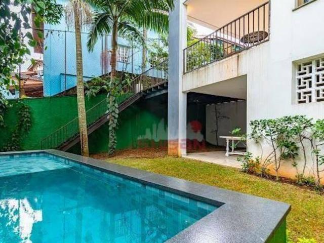 Residência Alto Padrão Mobiliada no Alto da Boa Vista – 689m² de Elegância e Conforto