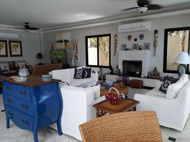 RESIDENCIA ALTO PADRÃO COM VISTA TOTAL DO MAR E ILHAS NOS LOCAIS