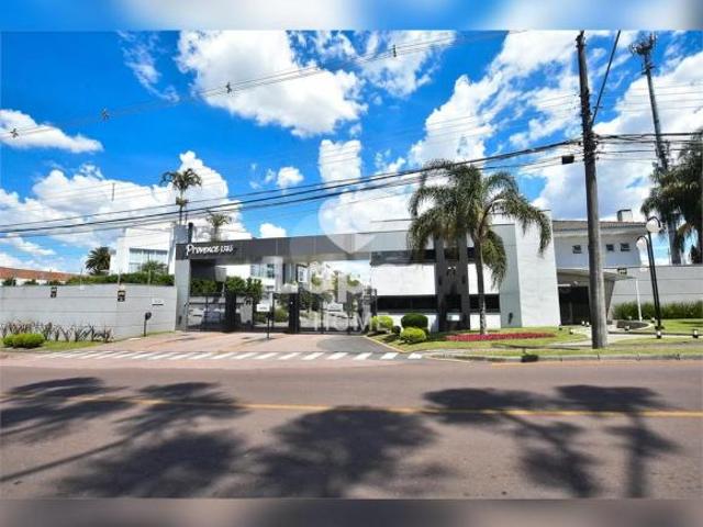 RESIDÊNCIA ALTO PADRÃO EM CONDOMÍNIO FECHADO NO CAMPO COMPRIDO 322 m2