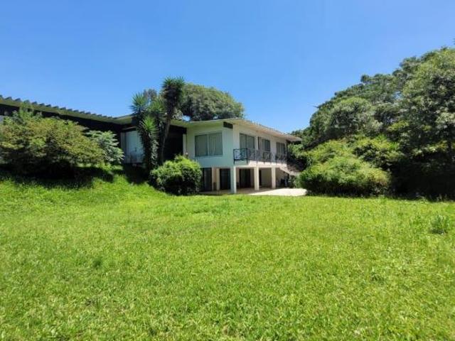 Residência Assinada por Sérgio Bernardes no Seminário 764 m em Terreno de 1.649 m