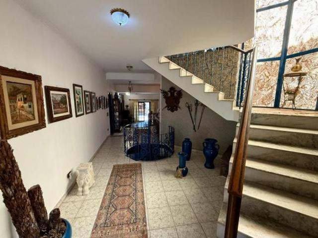 Residência Colonial com Área de Lazer Completa no Alphaville Residencial 6