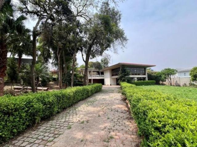 RESIDÊNCIA COM 540M², TERRENO DE 3.600M² À VENDA N