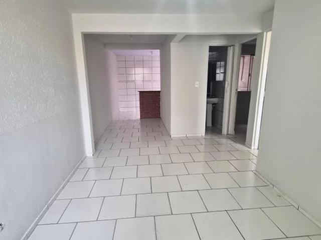 Residência com 02 quartos no bairro do Boqueirão conjunto Açucena