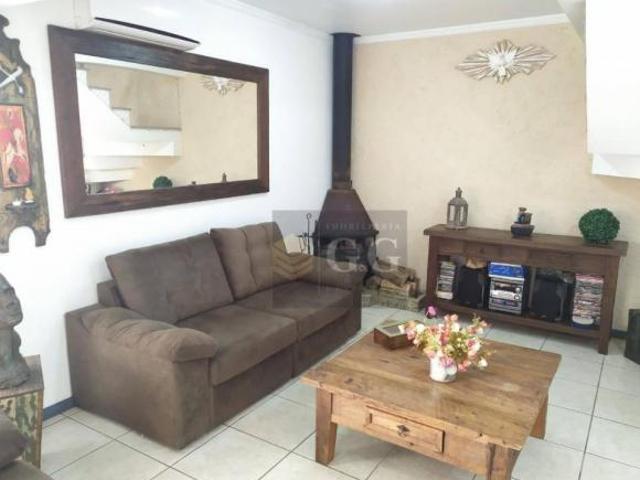 Residência com 3 dormitórios à venda, 196 m² por R$ 890.000 Vila Assunção Porto Alegre/RS