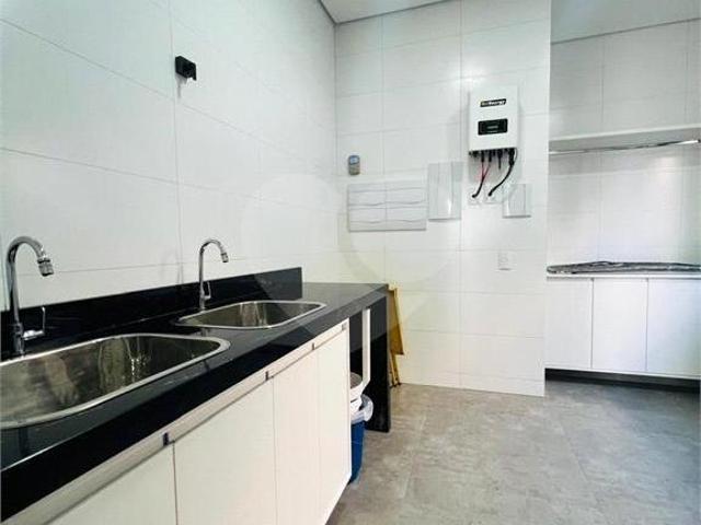 Residência Contemporânea com Elevador – Condomínio Portal dos Bandeirantes
