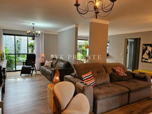 Residencia de Alto Padrão / Moema / 4 dormitorios / 2 suites / 3 vagas