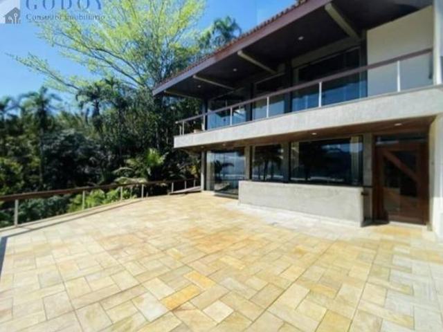 Residência de Alto Padrão no Condomínio Ponta das Toninhas – Ubatuba/SP