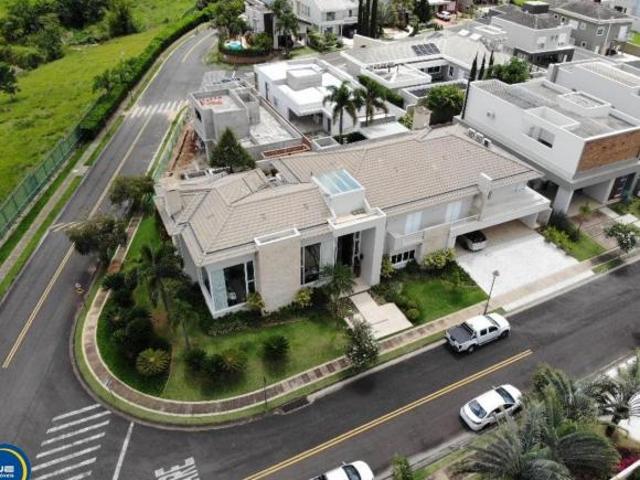 Residência de alto padrão no condomínio Vila Paradiso em Indaiatuba