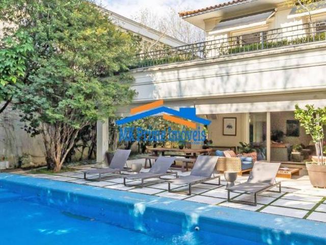Residência de Alto Padrão no Jardim América: 580m² de Luxo e Tecnologia