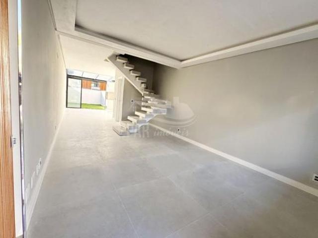 Residência de Alto Padrão à Venda em Porto Alegre Tristeza: 3 Suítes e 142m² de area privativa