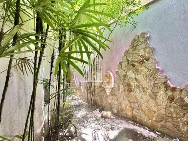 Residência de alto padrão com 4 quartos e 2 suítes no bairro São Paulo II em Cotia SP Imperdível!
