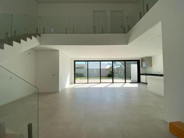 Residência de Alto Padrão com 4 suítes no Alphaville Nova Esplanada 4