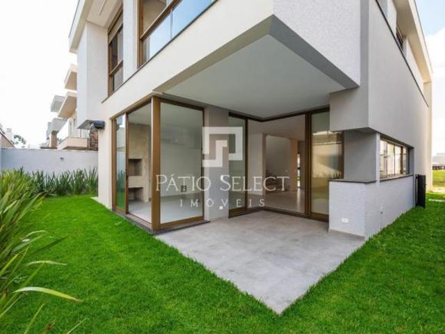 Residência de Alto Padrão com Arquitetura Moderna