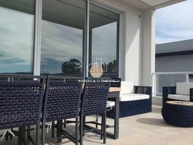 Residência de Alto Padrão com piscina e Elevador no Equilibrium