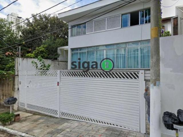 Residência de Alto Padrão com Projeto Assinado e Energia Solar