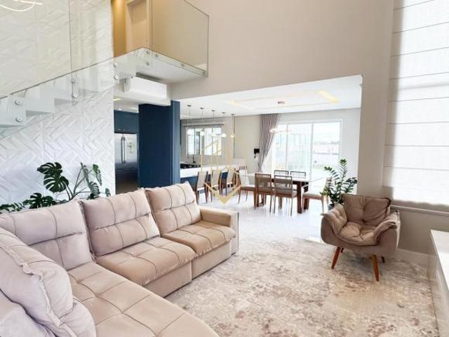 Residência de alto padrão em Palmeira – Um verdadeiro refúgio de conforto, lazer e natureza!
