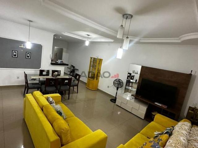 Residência de Alto Padrão – Residencial Canadá Casa de Rua com 3 Quarto s por R$ 480000.00 no setor