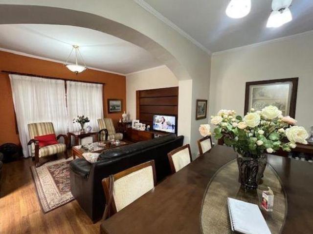 RESIDÊNCIA DE ALTO PADRÃO | 201m² de Sofisticação na Vila Galvão