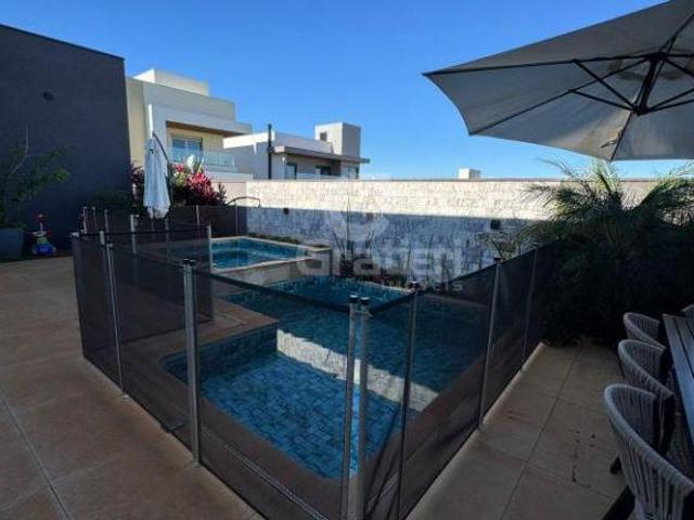 Residencia de Alto Padrao com 3 Suites, Piscina Aquecida e Espaco Gourmet no Quinta das Laranjeiras