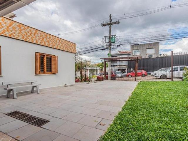 Residência de Alvenaria à Venda 4 dormitórios 2 suites e gabinete