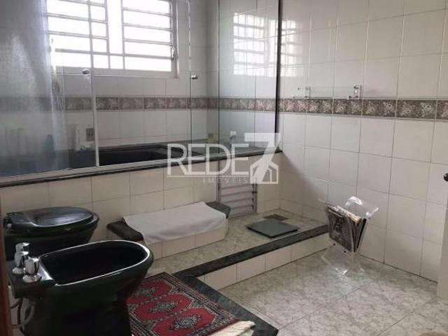 Residência de Luxo em Campinas SP: Casa com 4 suítes, 2 salas e 464m² no Jardim Guarani