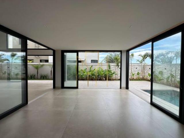 Residência de luxo no Alphaville 1: 4 quartos, 4 suítes, 2 salas, 7 banheiros, 2 vagas, 378,92 m² em
