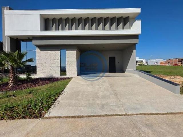 Residência de Luxo no Jardim Residencial Dona Maria Cândida: 3 Quartos, 3 Suítes, 3 Salas, 5 Banheir