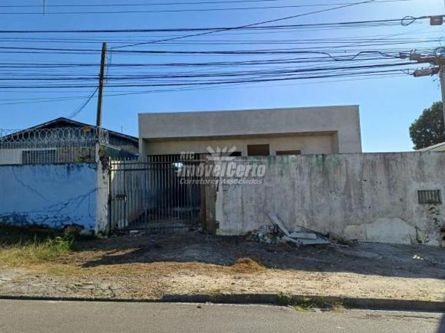 Residência de 230m² à venda no Centro de Pinhais