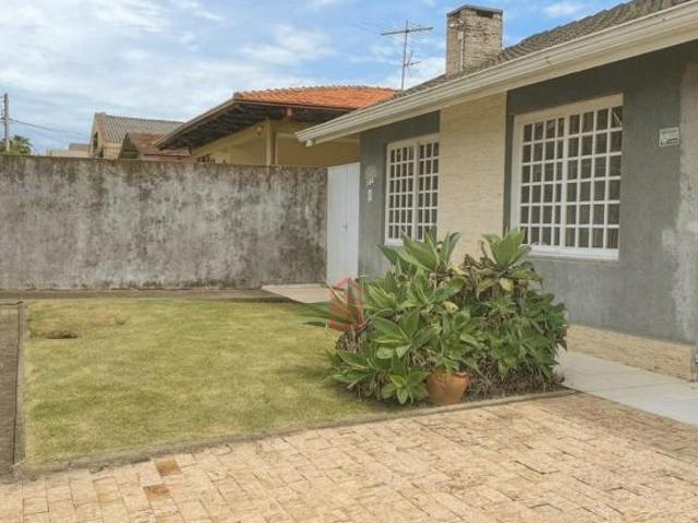 Residência de 4 quartos e 2 suítes no bairro Orleans, Curitiba PR: 300 m², 2 salas, 4 banheiros, 10