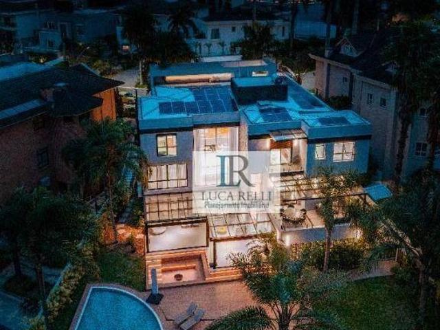 RESIDÊNCIA EXCLUSIVA COM VISTA PERMANENTE PARA A MATA