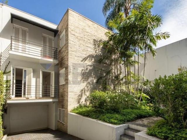 Residência exclusiva em praça arborizada Vila Nova Conceição 4 quartos 8 vagas