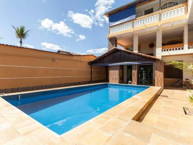 Residência Exclusiva na QI 27 – Lago Sul | 979,53 m² de Área Construída | Elevador | Múltiplas Unida