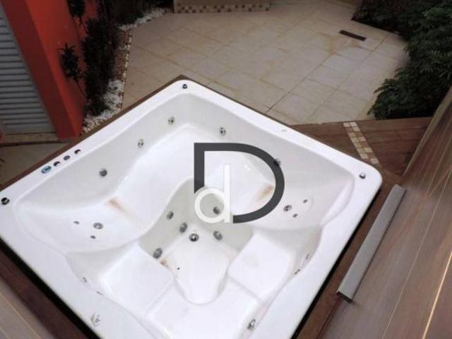 Residência Exclusiva no Condomínio Portal do Jequitibá, Valinhos