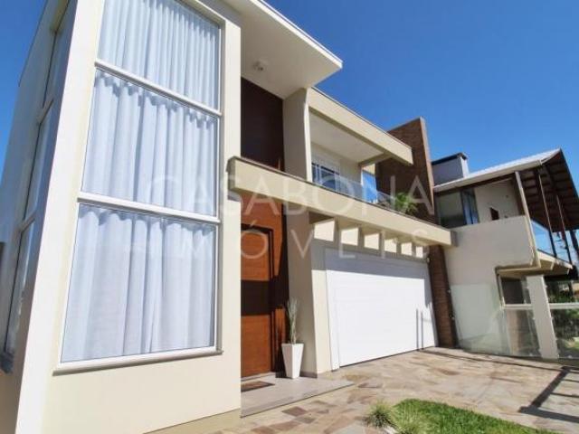 Residência Exclusiva Próxima ao Centro e ao Mar