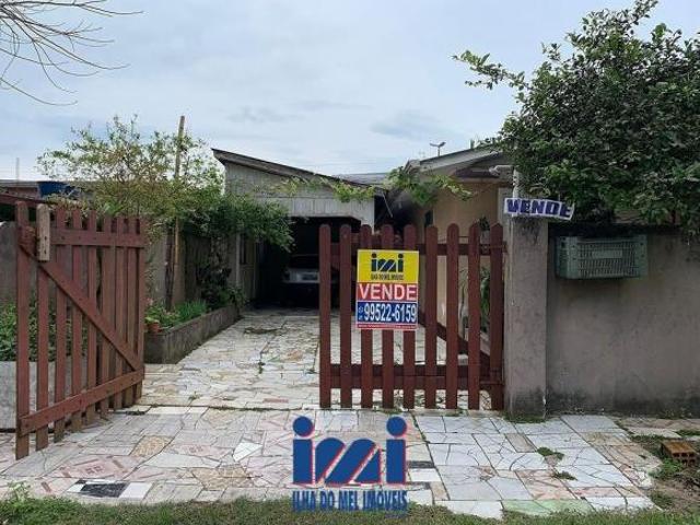 Residência em alvenaria com 2 suítes