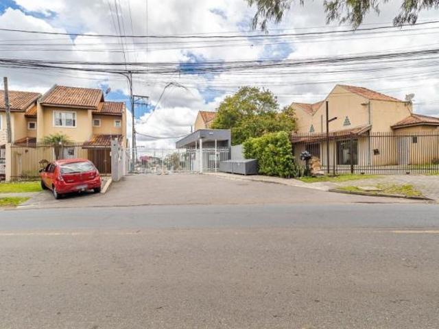 RESIDÊNCIA EM CONDOMÍNIO com 3 dormitórios à venda por R$ 980.000,00 no bairro