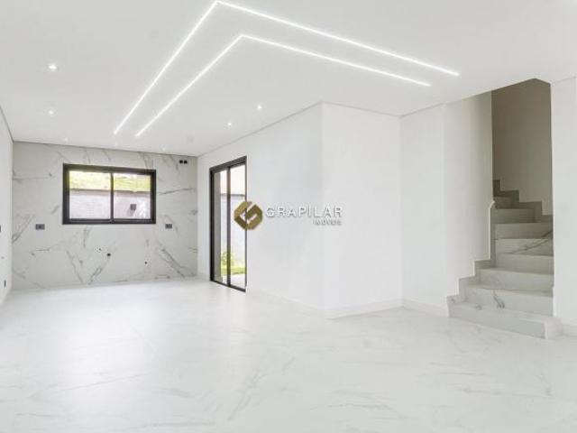Residência em Condomínio no bairro Santa Cândida