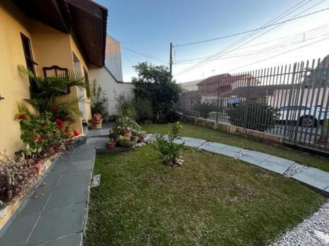 Residência em SANTA FELICIDADE com 195,16m²