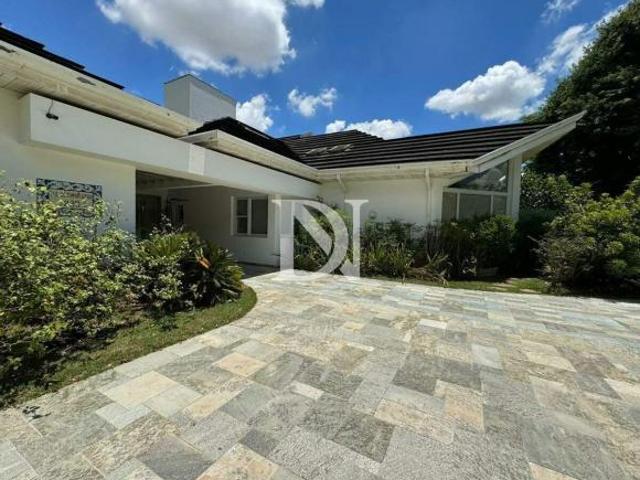 Residência icônica que pertenceu a Gugu Liberato | 6 suítes | 4.120 m² de terreno | 1.300 m² constru