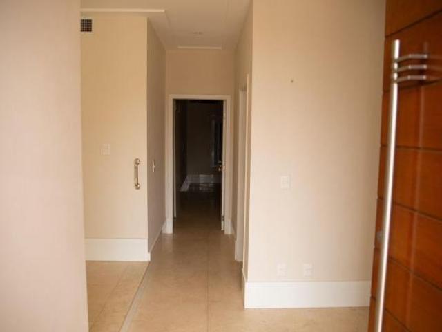 Residência Imponente com 700 m² no Condomínio Lago Azul – Araçoiaba da Serra/SP