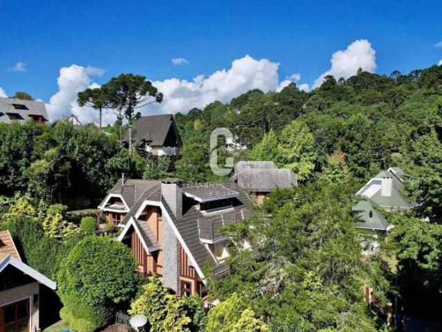 Residência Imponente no Jardim Véu da Noiva Campos do Jordão